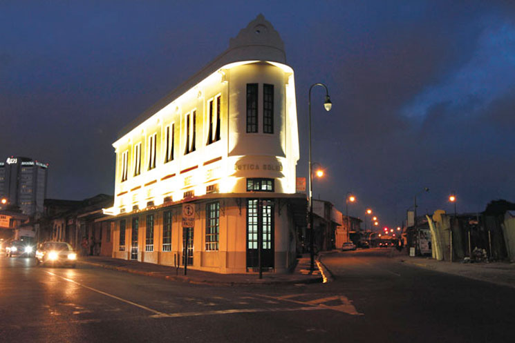 Antigua Botica Solera se llenó de arte - Periodico La República