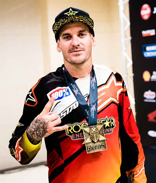 Clinton Moore engaña la muerte - Periodico La República