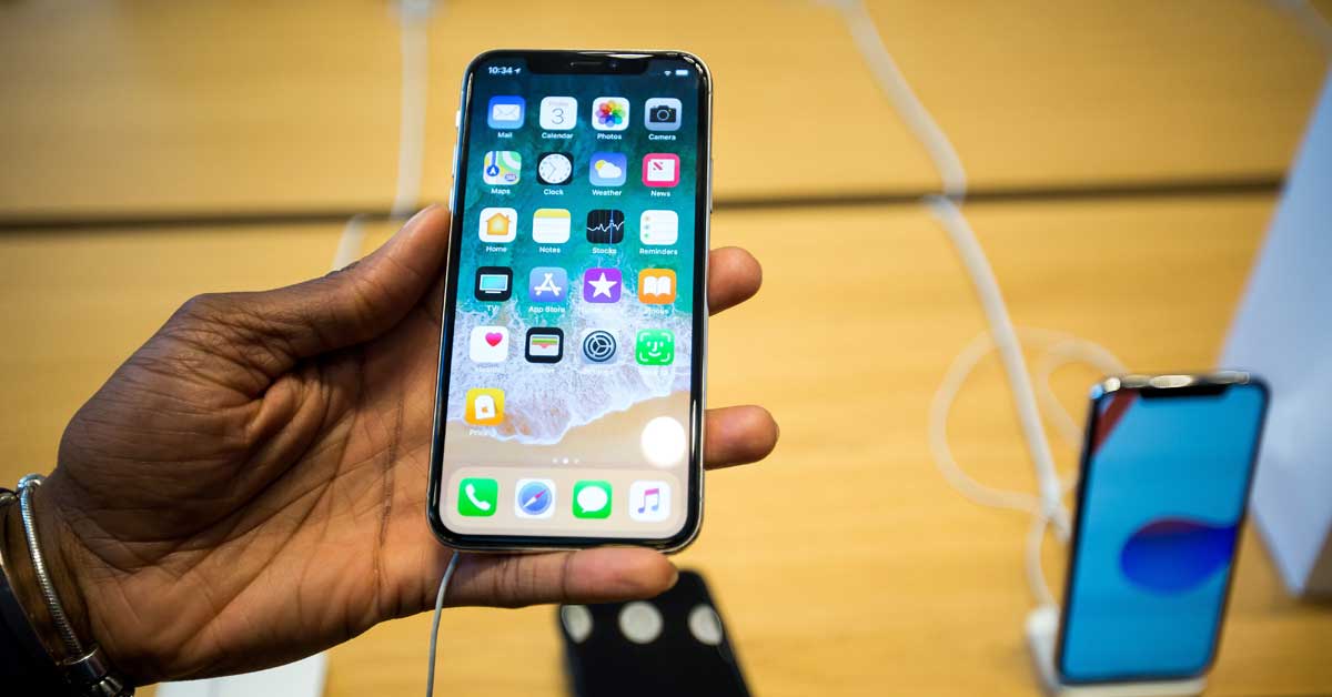 Ticos agotaron las 20 unidades disponibles en Gollo del iPhone X ...