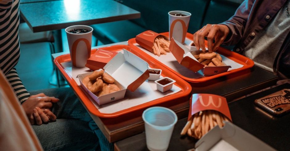 McDonald’s celebra 40 años de sus icónicos Chicken McNuggets ...