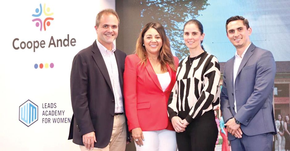 Coope Ande empodera y capacita a 36 emprendedoras y premia con $3 mil a ...