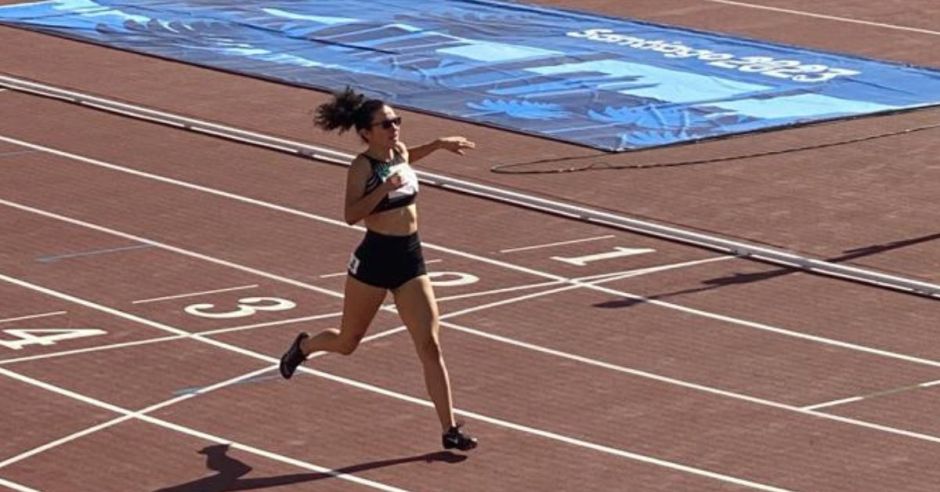Melissa Calvo ganó la medalla de plata en los 400 metros planos en los ...