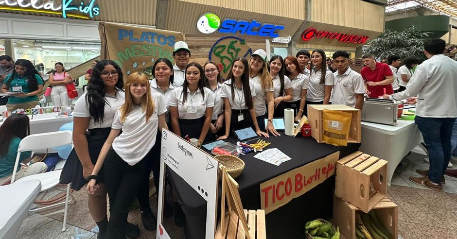 Estudiantes limonenses crean envases comestibles y ganan el primer ...