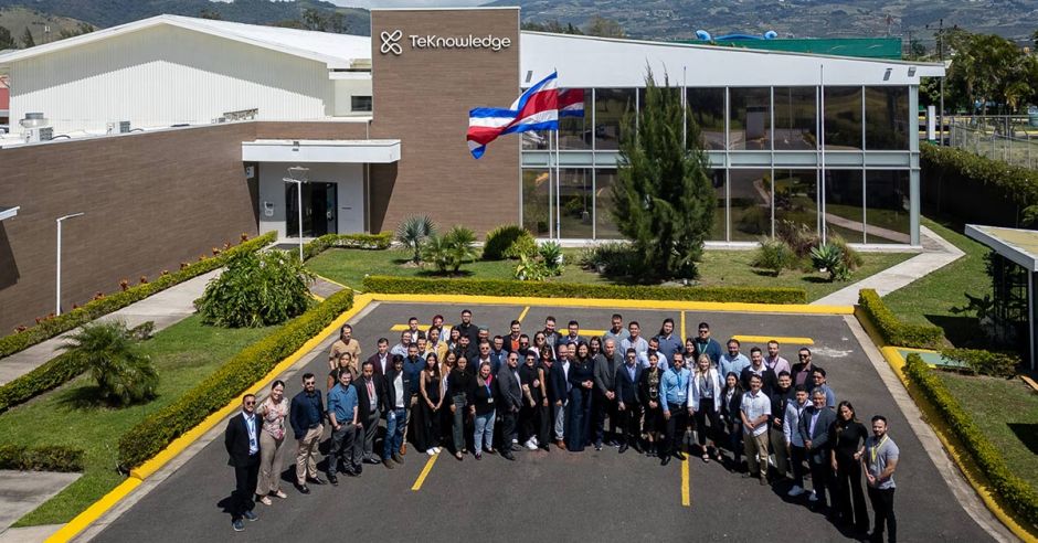 TeKnowledge impulsa la transformación digital con el lanzamiento de su modelo AI-First ...