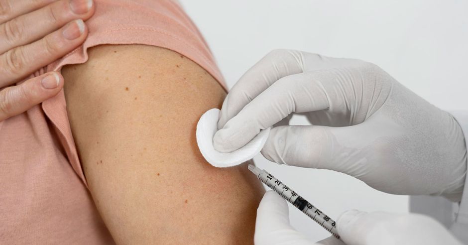 Una sola dosis de la vacuna contra el VPH protege igual que dos, revela estudio costarricense ...