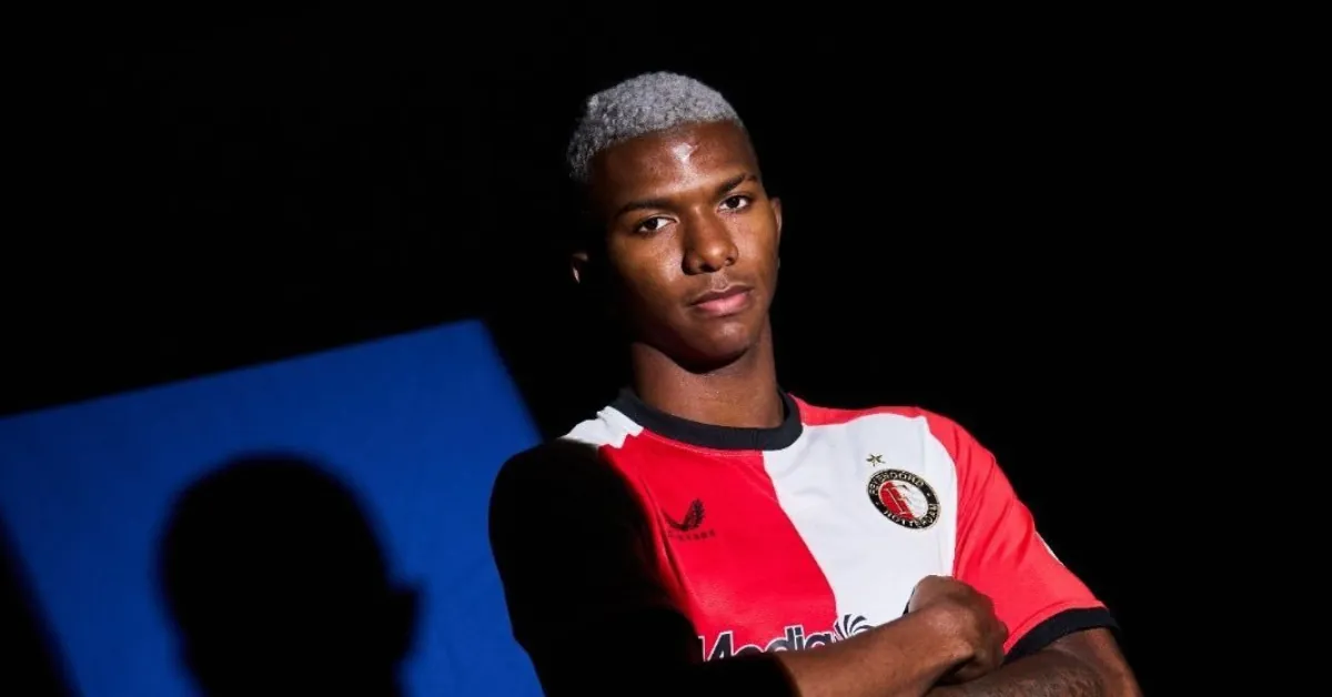 ¡Oficial! Jeyland Mitchell sale del Feyenoord - Periodico La República